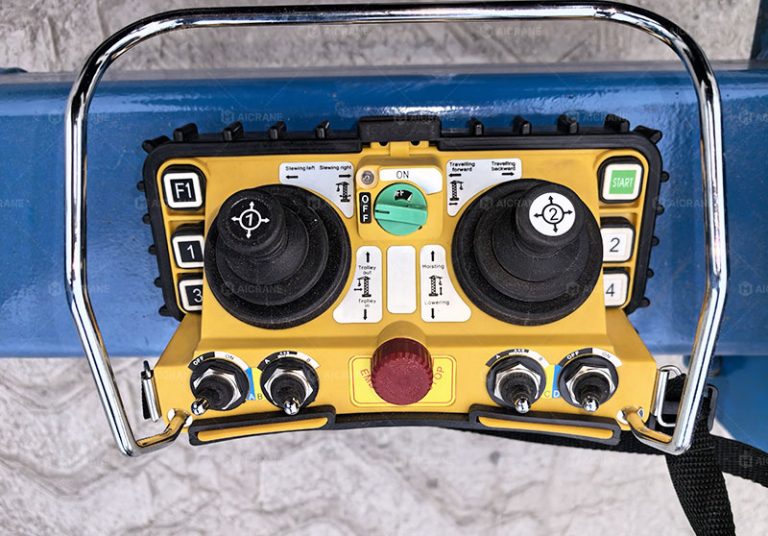 Advantages of Using Wireless Remote Controls in RTG Crane